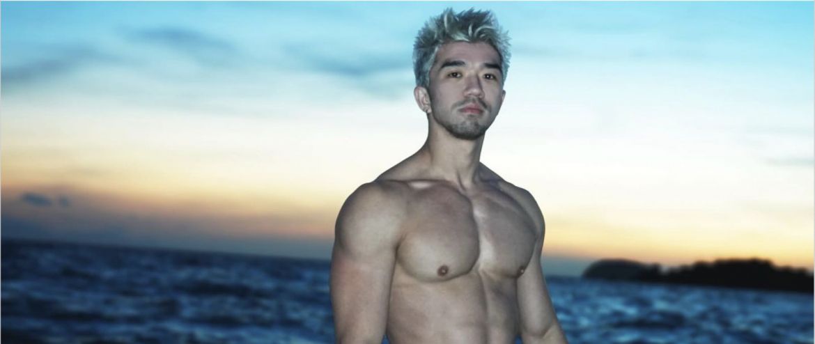 Créateur de contenus taïwanais, le très sexy Daniel Zhang a tourné sa première scène studio chez ...